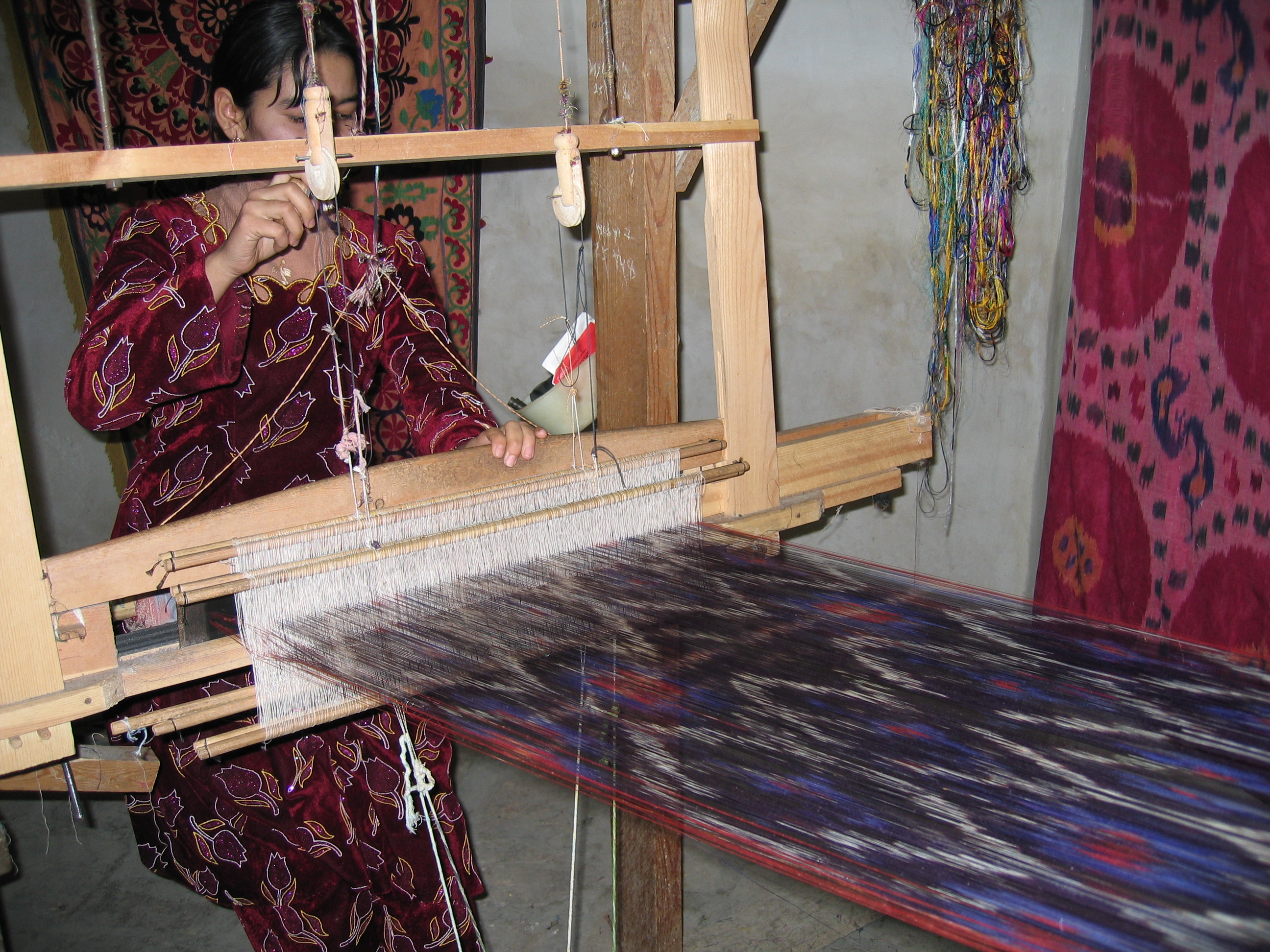 The Bold, The Beautiful, The Brilliant: Ikats from Central Asia – E D G E